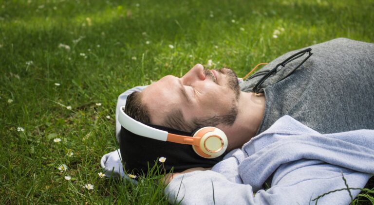 Effects of Music on Mental Health: How Music Reduces Stress, Anxiety ...